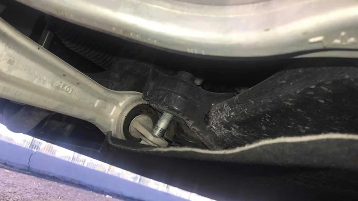 Common Problems With the Tesla Model Y - HubPages