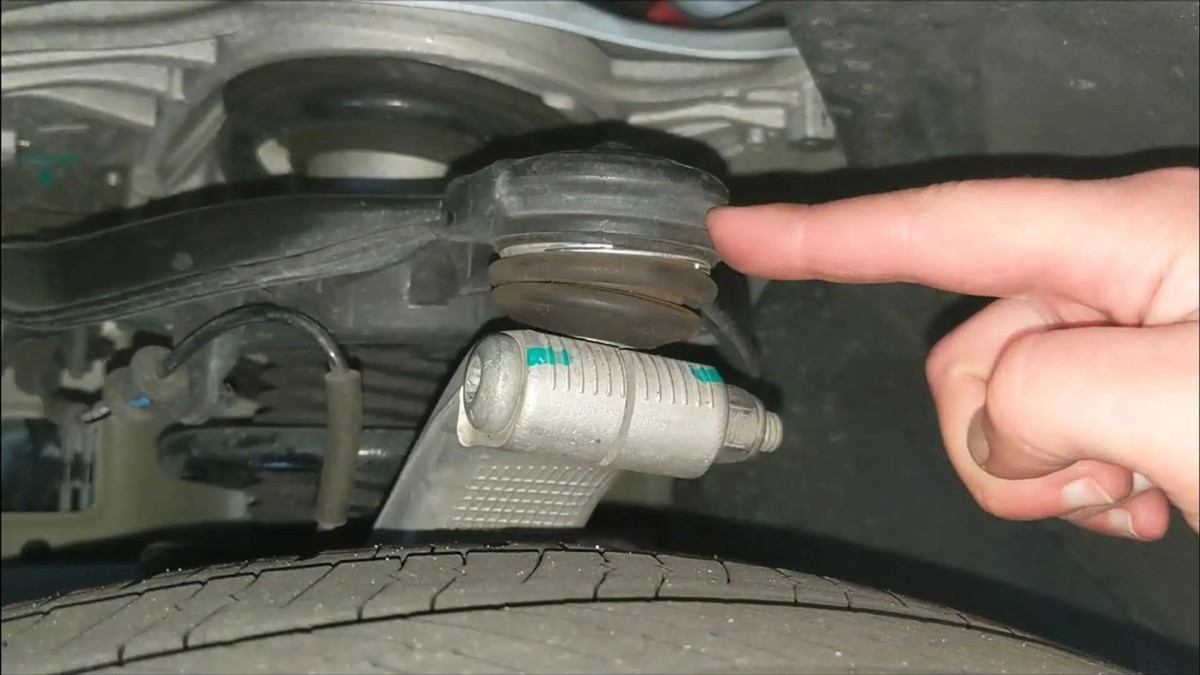 Common Problems With the Tesla Model Y - HubPages