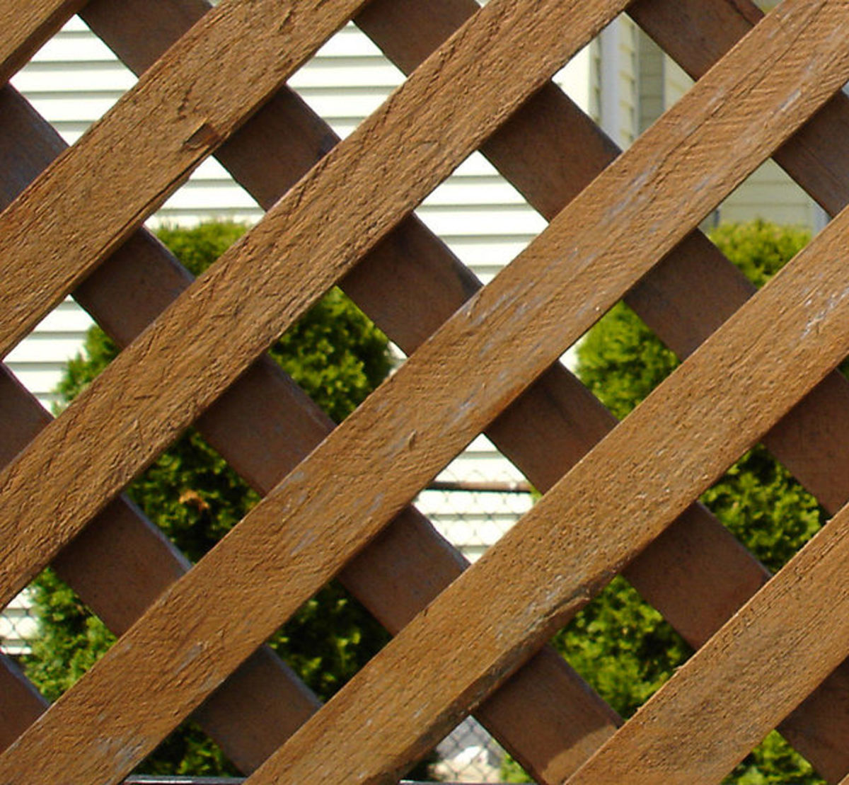 Using Outdoor Lattice as a Privacy Screen or Fence - HubPages