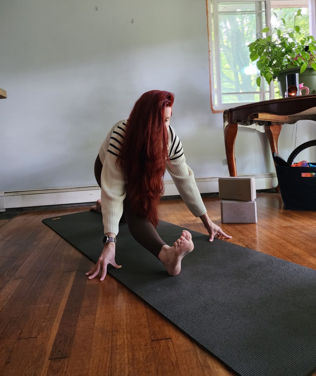 8 Amazing Yoga Poses to Combat Holiday Stress - HubPages