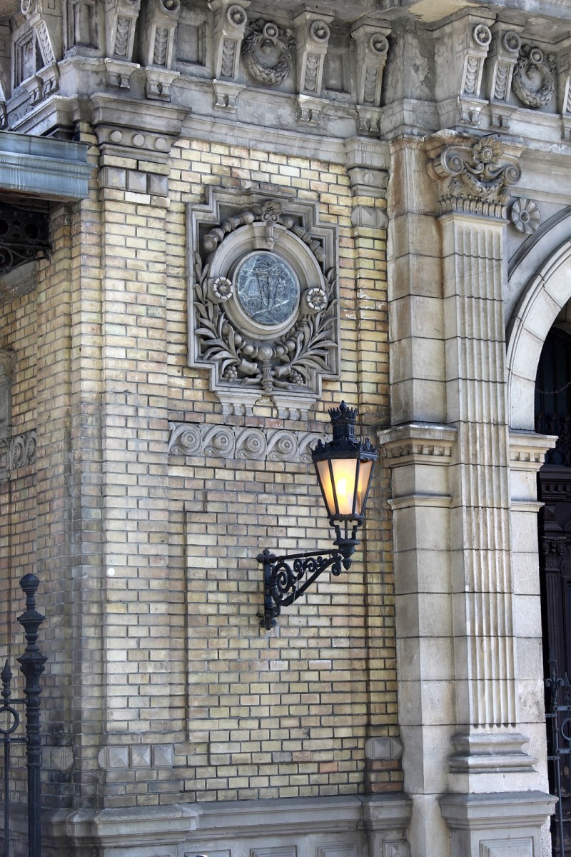 Amazing Buildings and Hidden Treasures on the Grand Boulevard of ...