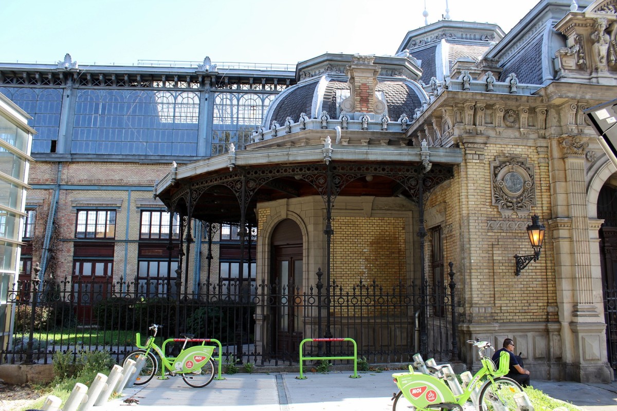 Amazing Buildings and Hidden Treasures on the Grand Boulevard of ...