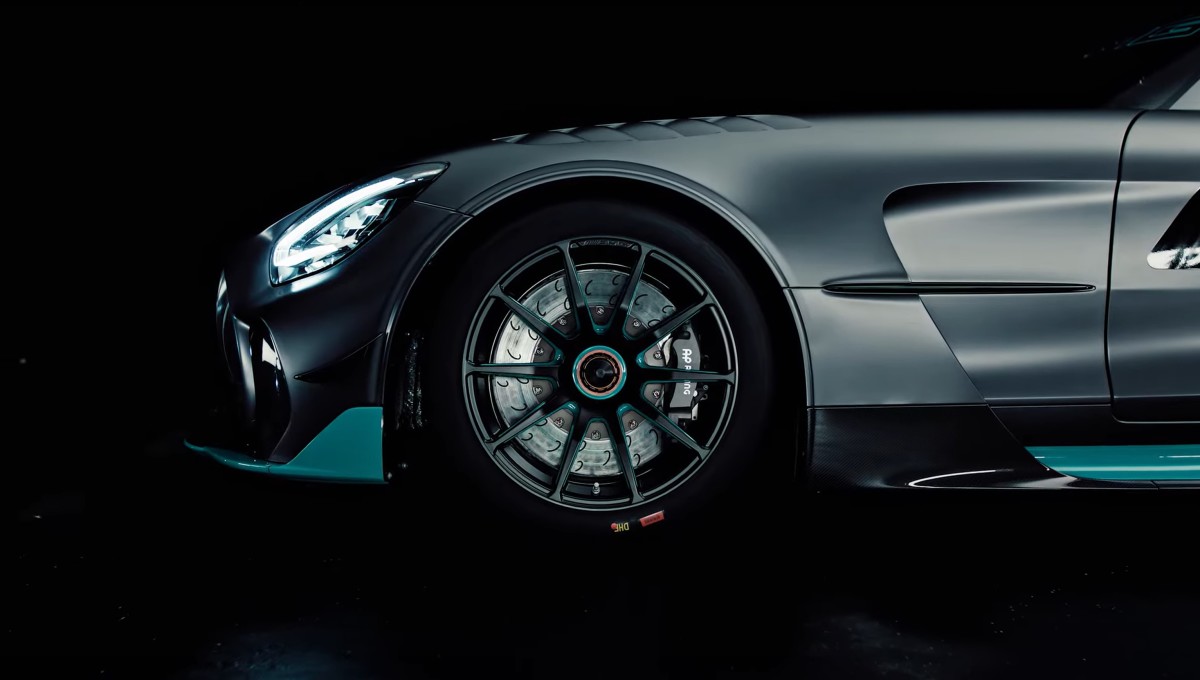 The Mercedes-AMG GT GT2 Pro Is a 739 HP Track Tool That Comes ...