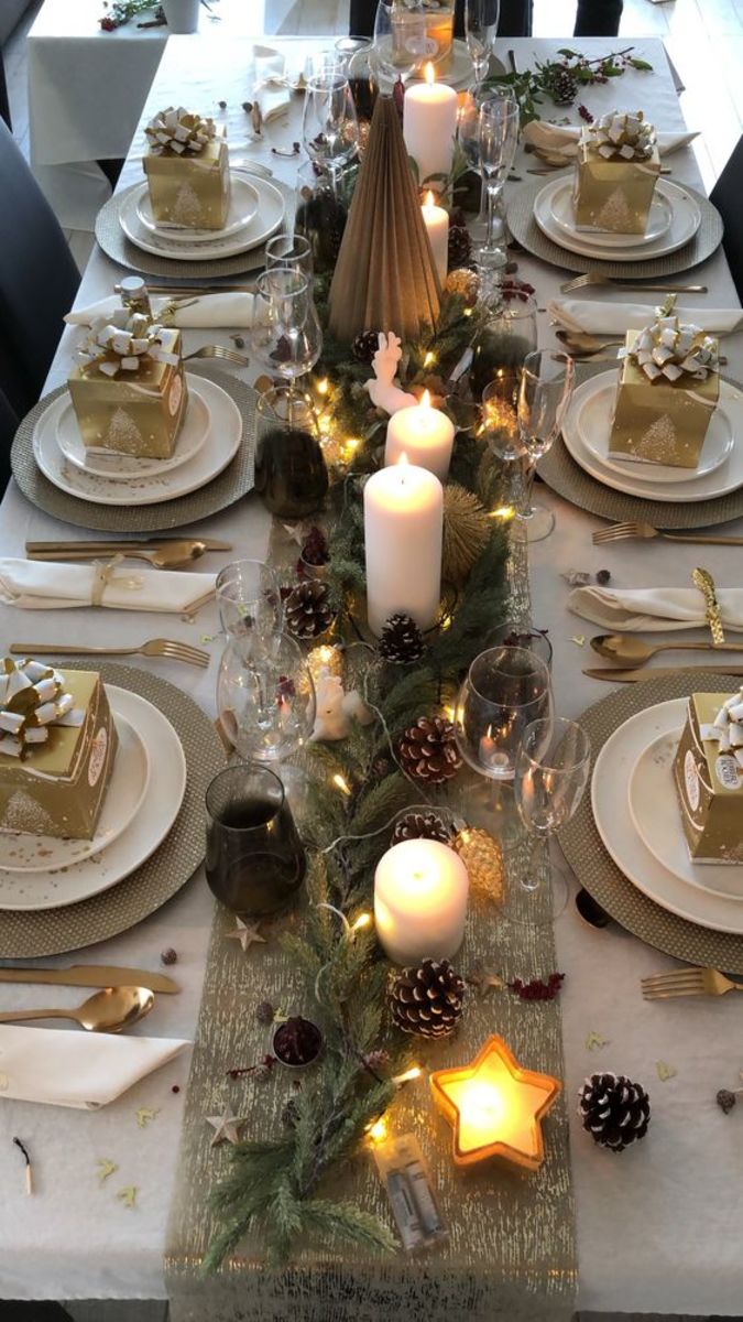 40+ Stunning Christmas Tablescape Settings and Decorating Ideas - HubPages