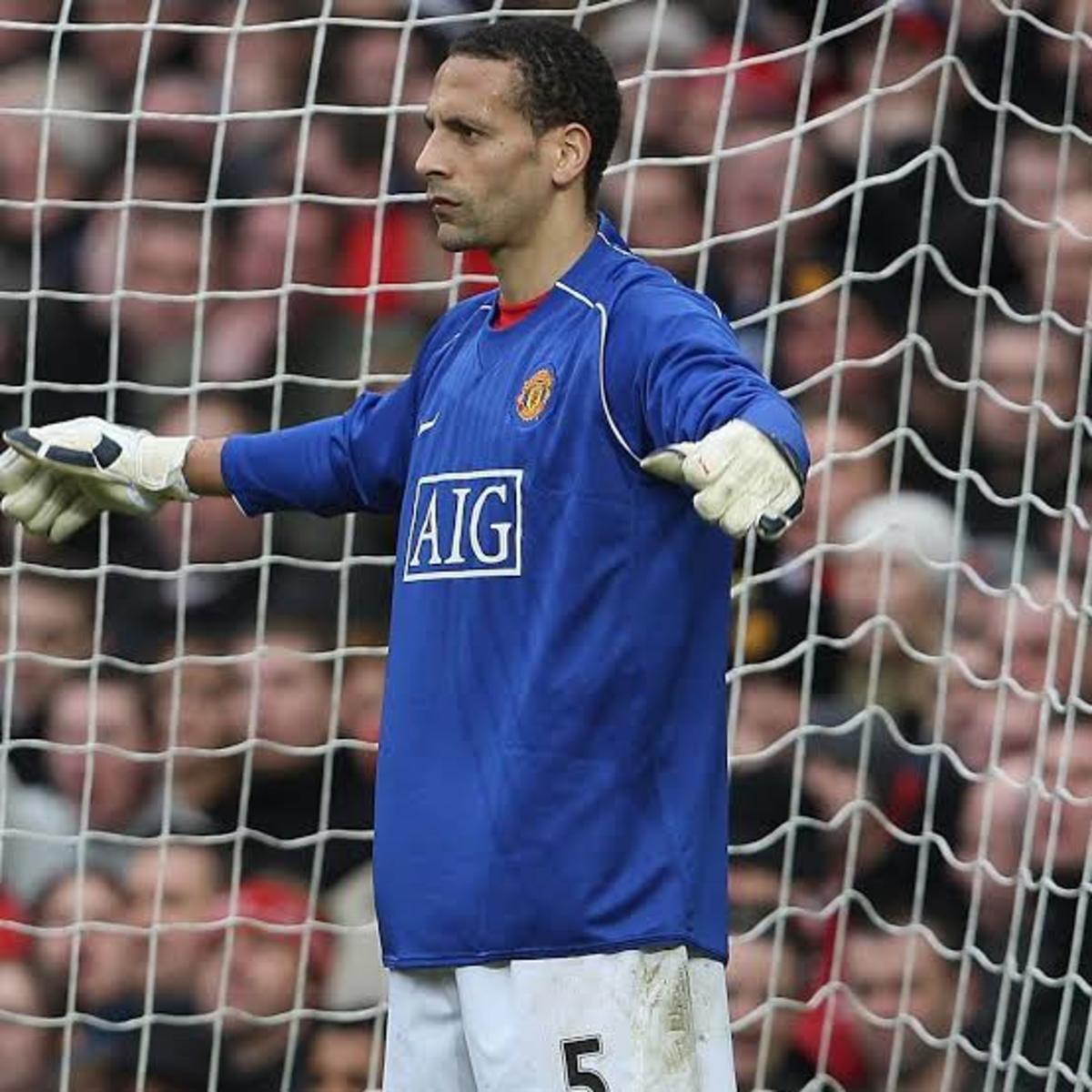 10 Great Forwards and Defenders Who Once Played as Goalkeepers - HubPages