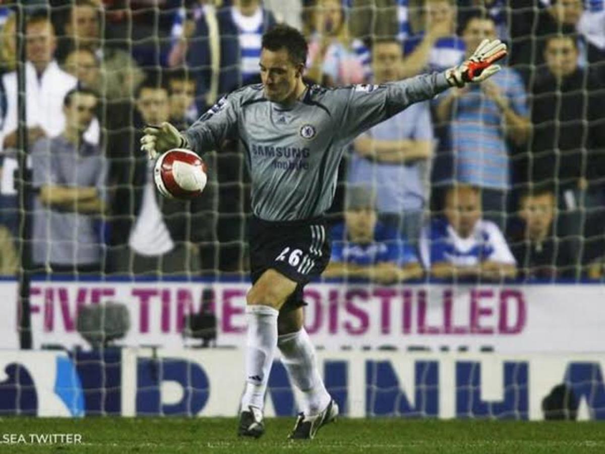 10 Great Forwards and Defenders Who Once Played as Goalkeepers - HubPages