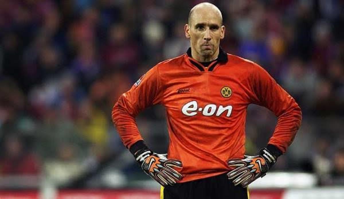 10 Great Forwards and Defenders Who Once Played as Goalkeepers - HubPages