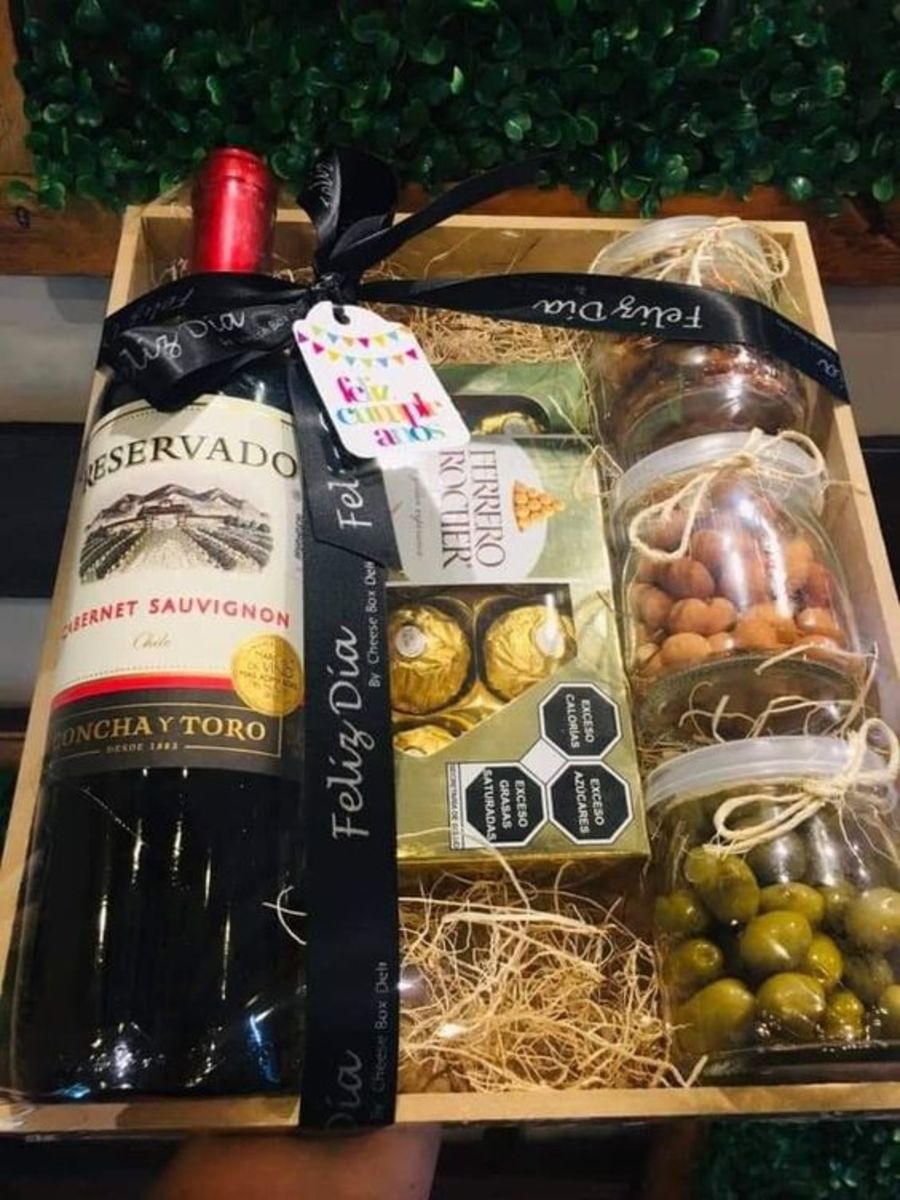 50+ Christmas Gift Basket Ideas for Friends and Family - HubPages