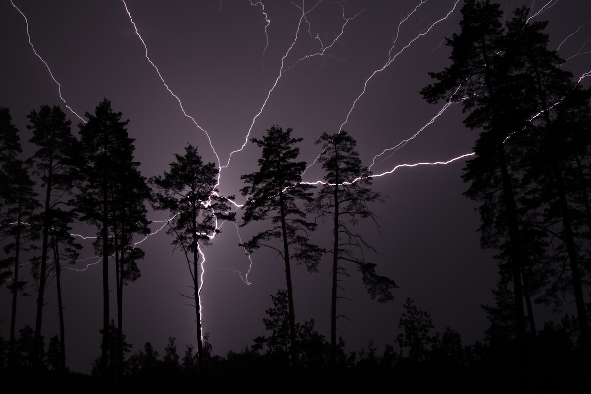 Michigan Lightning Appears to Reveal ‘Mysterious’ Shadows After ...