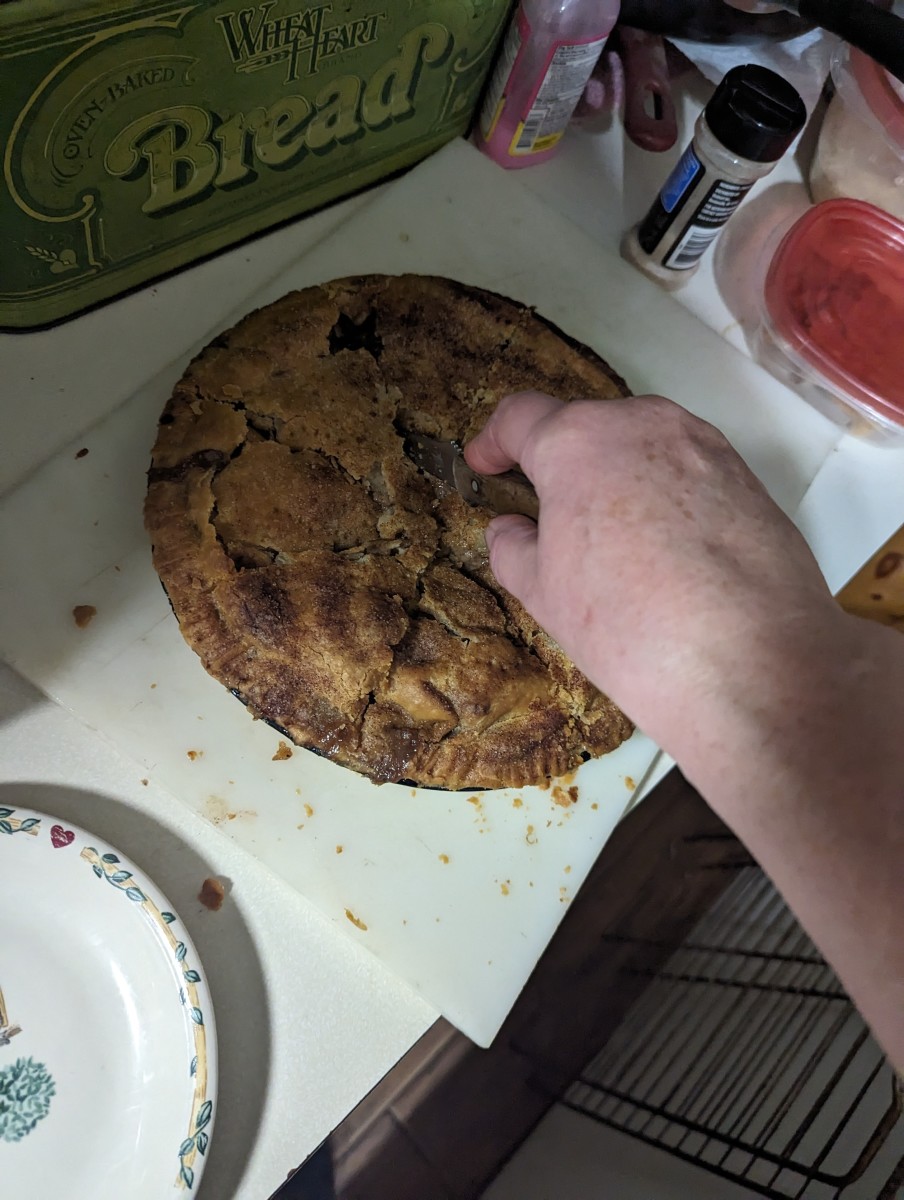 Apple Pie with a Caramel Infusion - HubPages