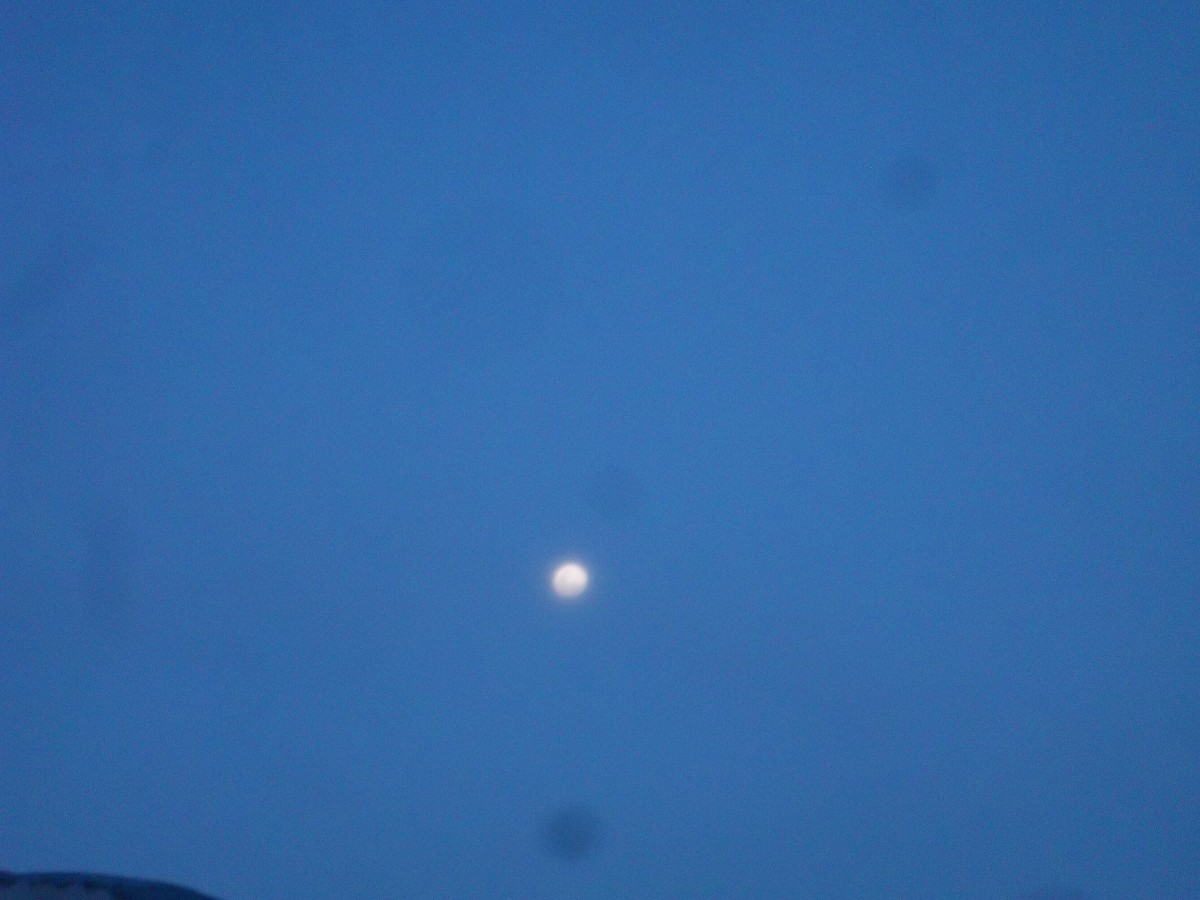 The Moon Lights the Night Sky and the Earth - HubPages