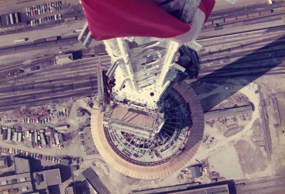 See the Incredible CN Tower - HubPages