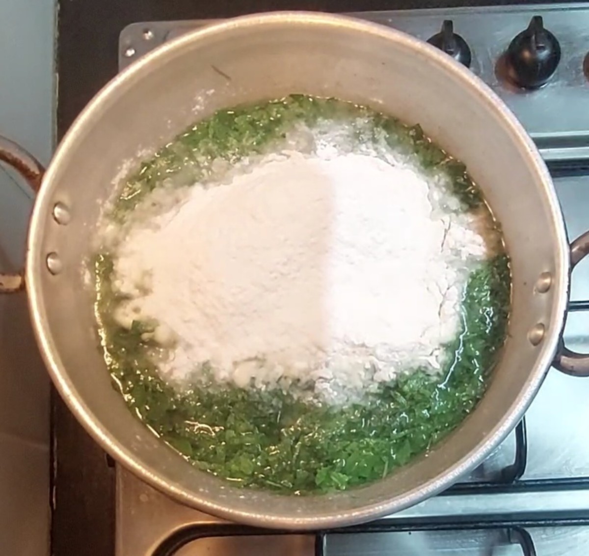 Methi Leaves (Fenugreek) Roti: Delicious Indian Flatbread - HubPages