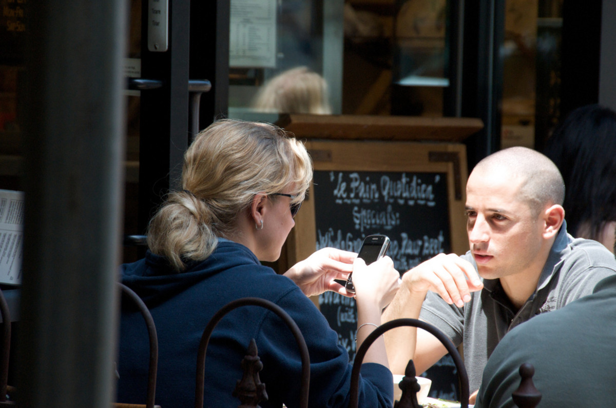 Cell Phone Etiquette & Manners | 5 Rules to Follow - HubPages