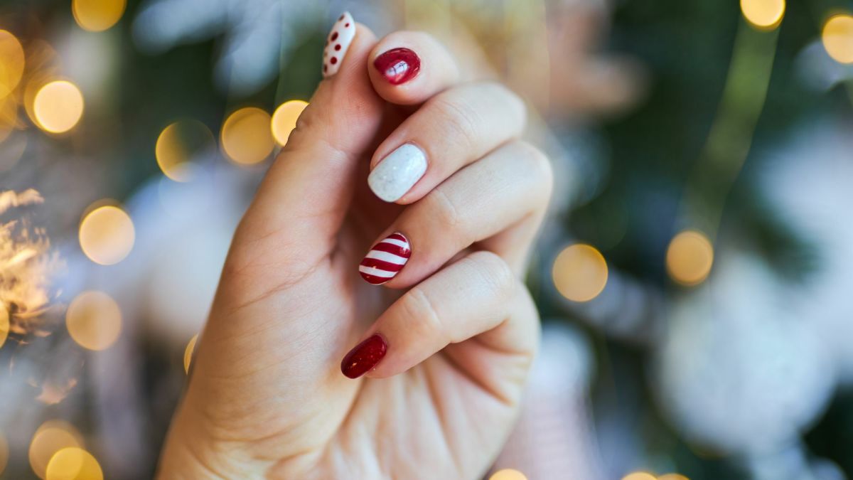 50+ Trendy Christmas Nail Ideas for the Holiday Season - HubPages
