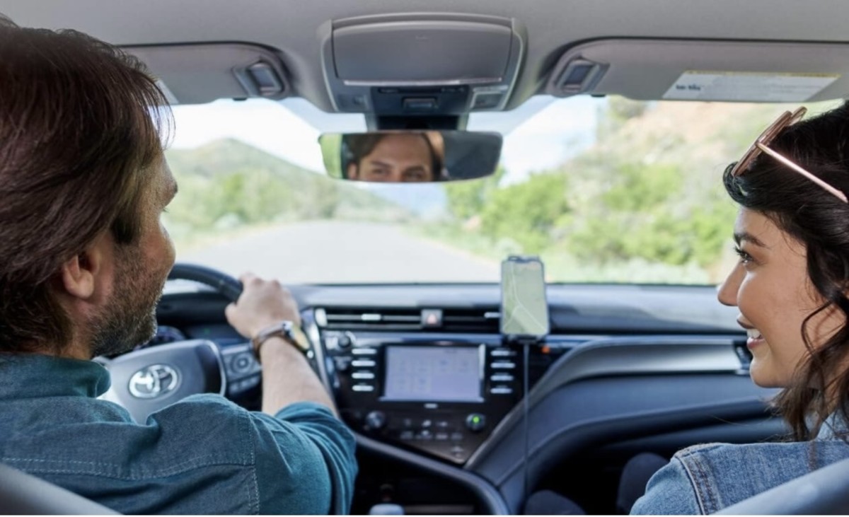 WeBoost’s Drive Sleek Gives Your Car’s Smartphone A Cellular Boost ...