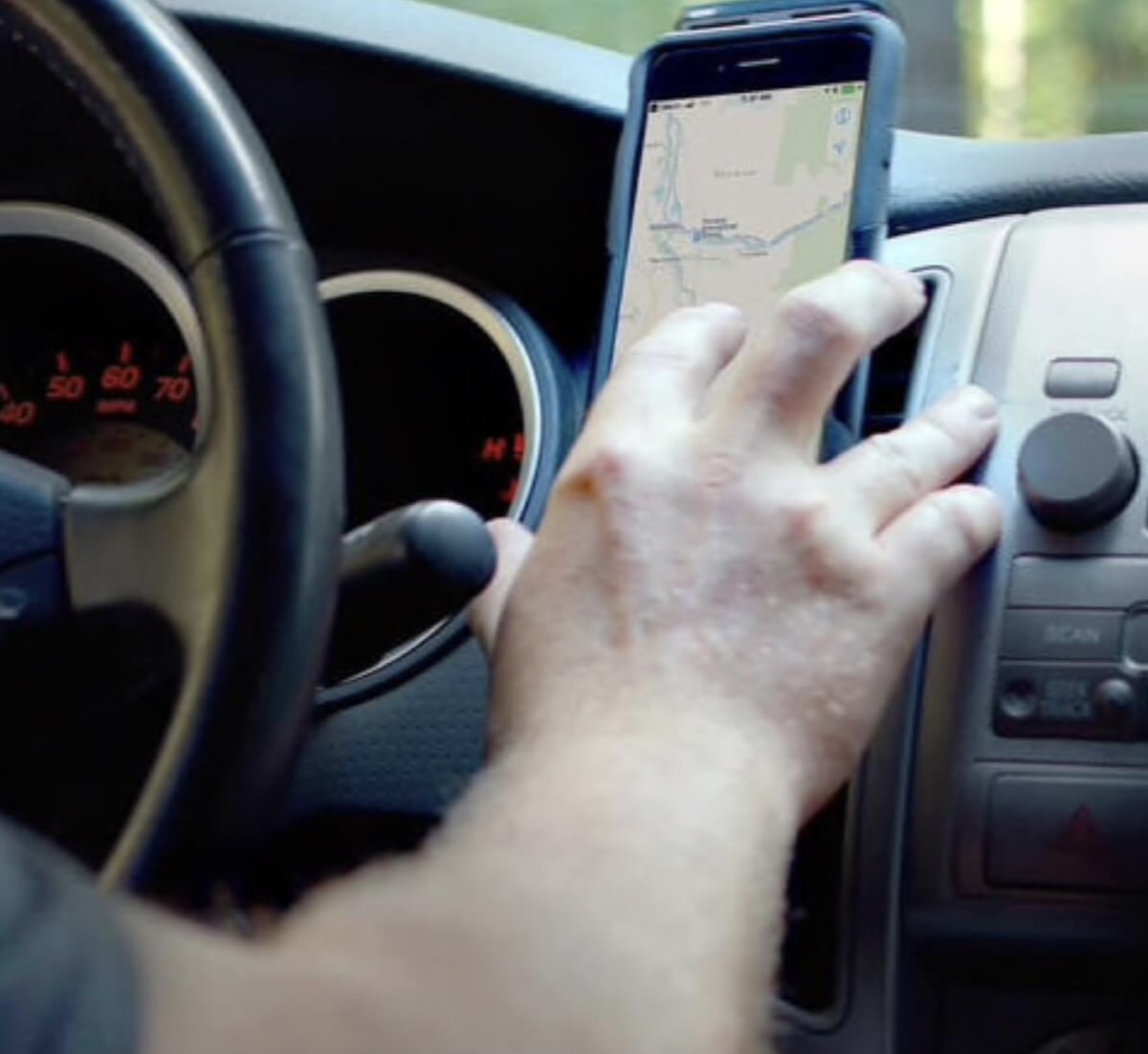 WeBoost’s Drive Sleek Gives Your Car’s Smartphone A Cellular Boost ...