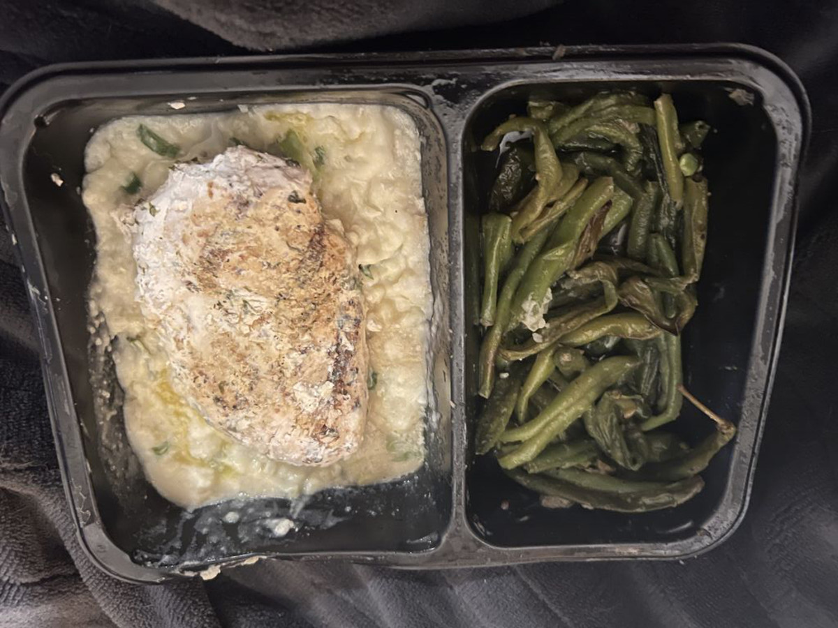 Review: Factor75 Roasted Garlic Chicken with Sour Cream & Onion Mashed ...
