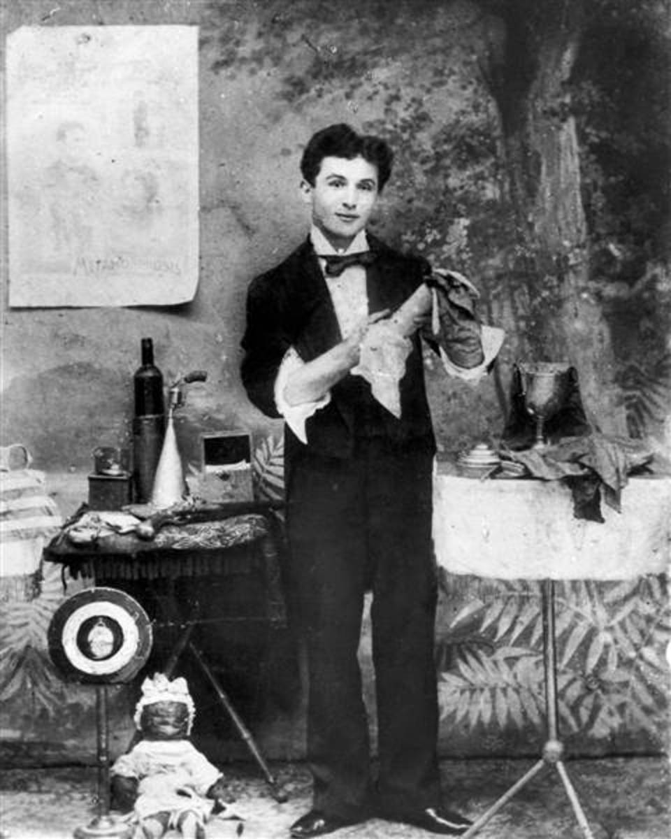 Harry Houdini: Legendary Escape Artist - HubPages