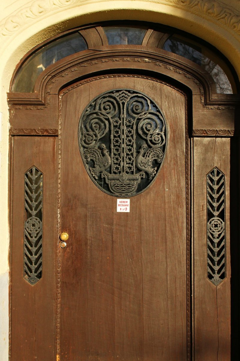 Buildings of Budapest: a hidden beauty in the 7th district - HubPages