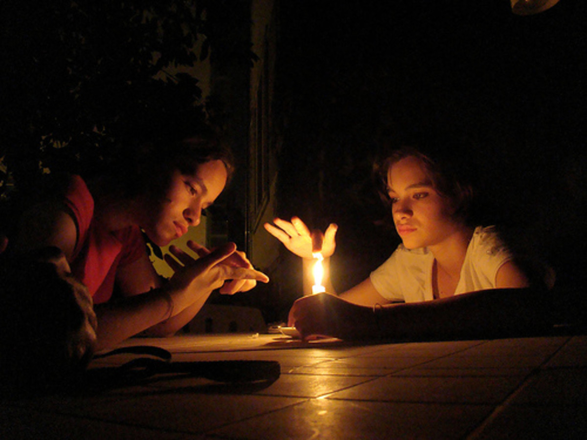 APC Back-UPS ES 700 User Review - Protect PC From Power Cuts - HubPages