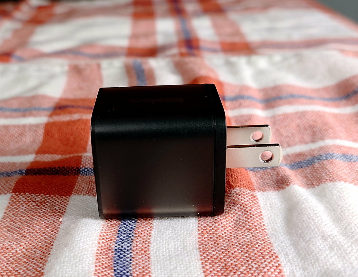 Review of the Baseus Wall Charger, Battery Pack, and Retractable Cable ...