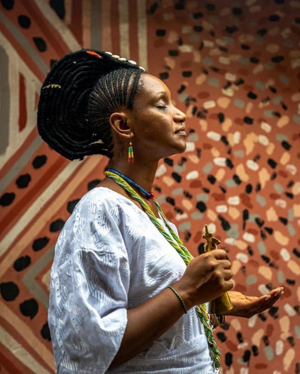 The Enigmatic Orisha: Oshun, Goddess of Love, Beauty, and Rivers - HubPages