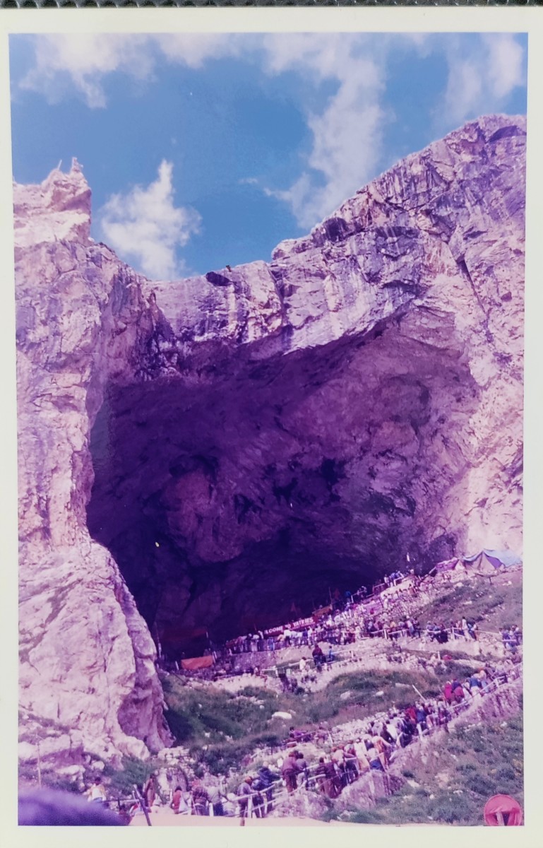 Cave Shrine of Lord Shiva, Rammam, Darjeeling district, West Bengal ...