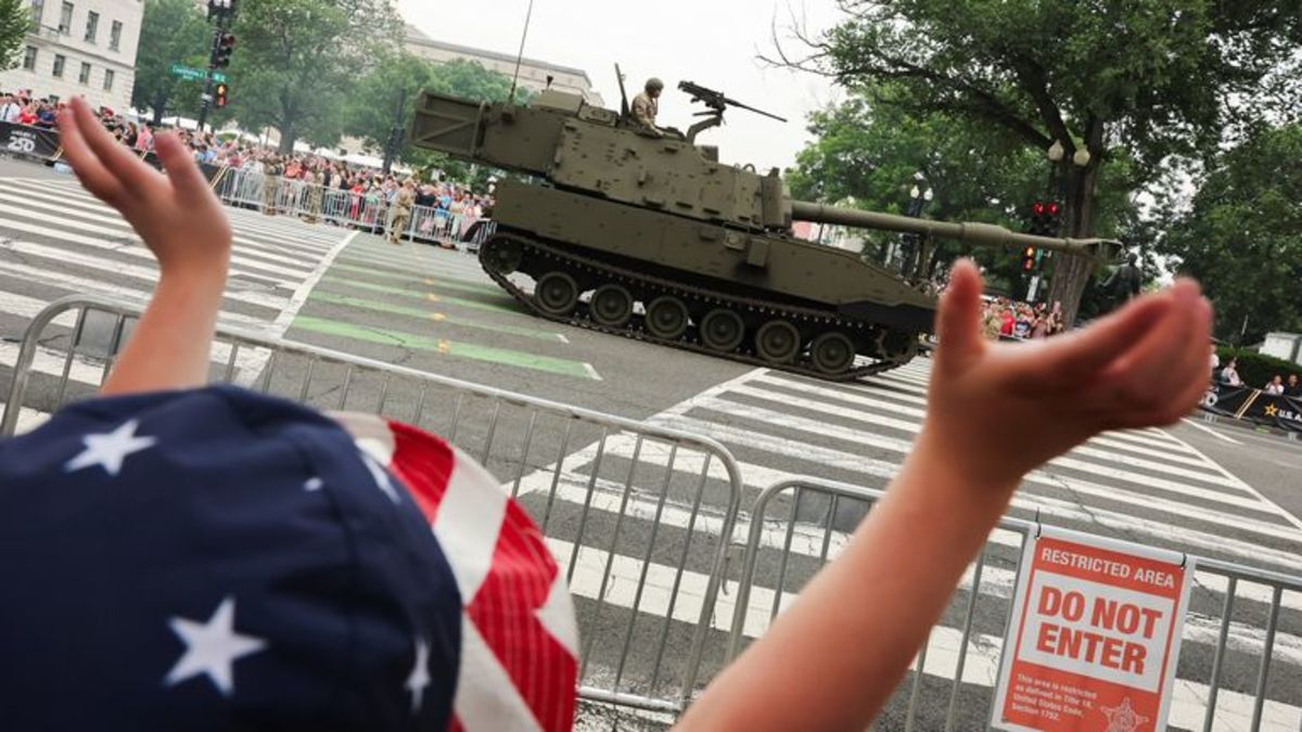 Two Americas on Display: A Parade of Gratitude and a Riot of Rage ...