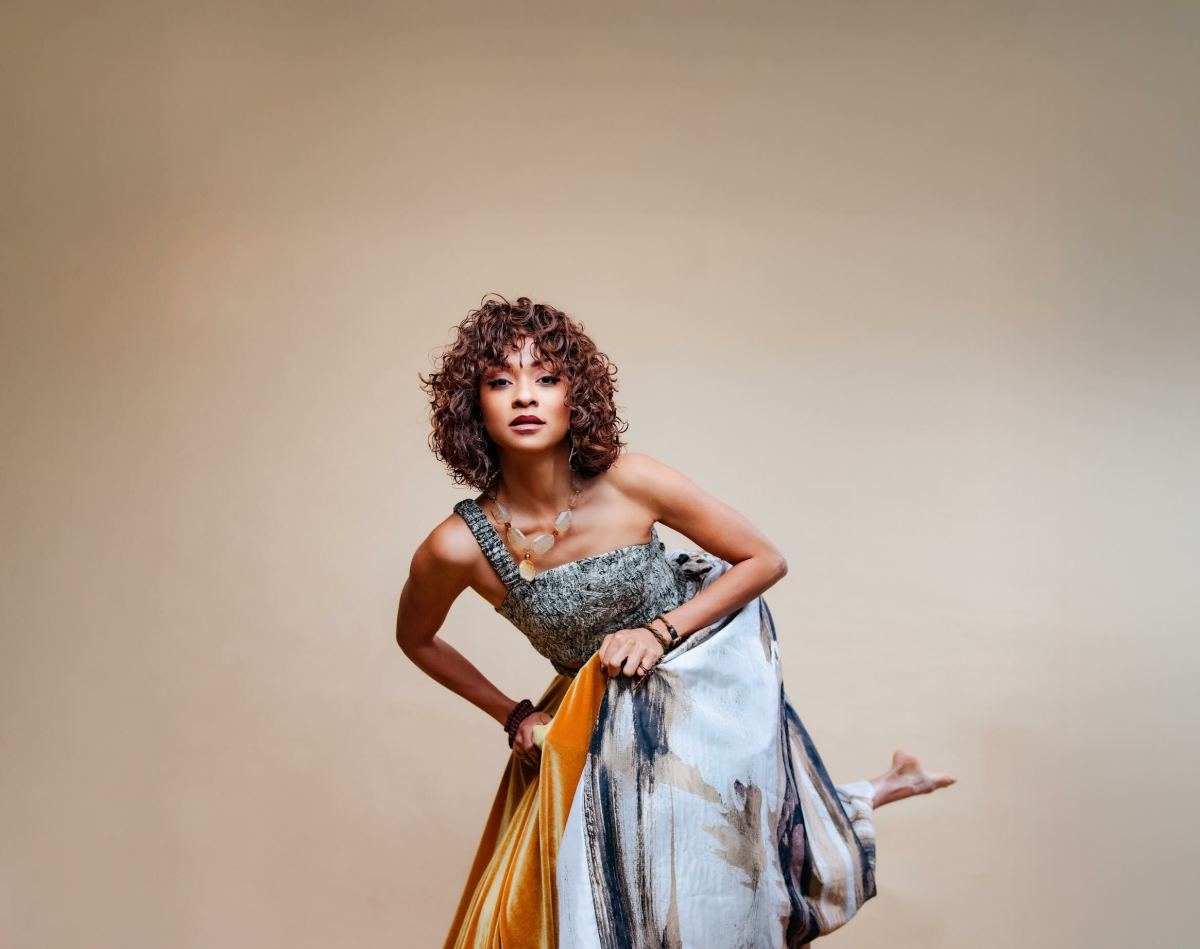 Syndee Winters Sings Lena Horne (Pt. 1) - HubPages