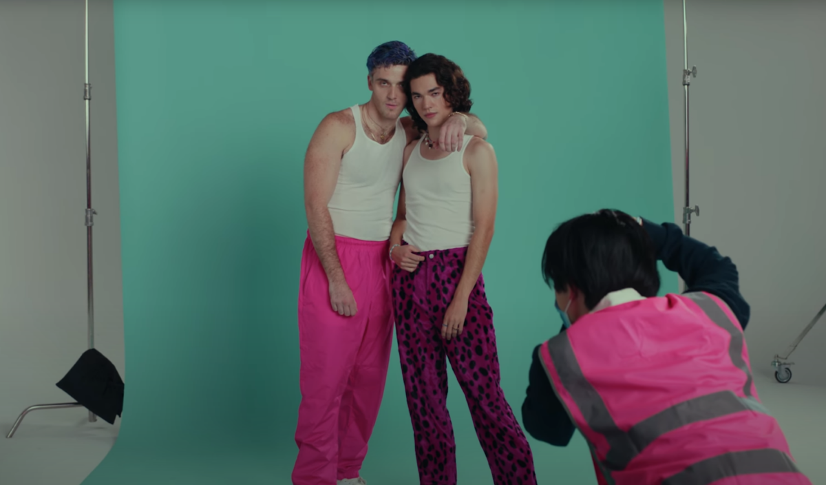 92 Best Songs With "Fake" in the Title - HubPages