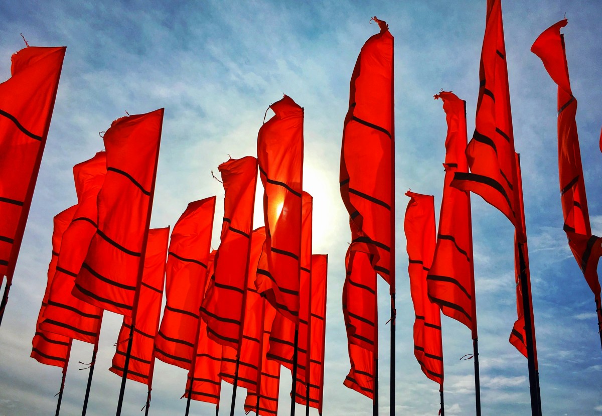 How to Spot Red Flags in the Talking Stage Before It’s Too Late - HubPages