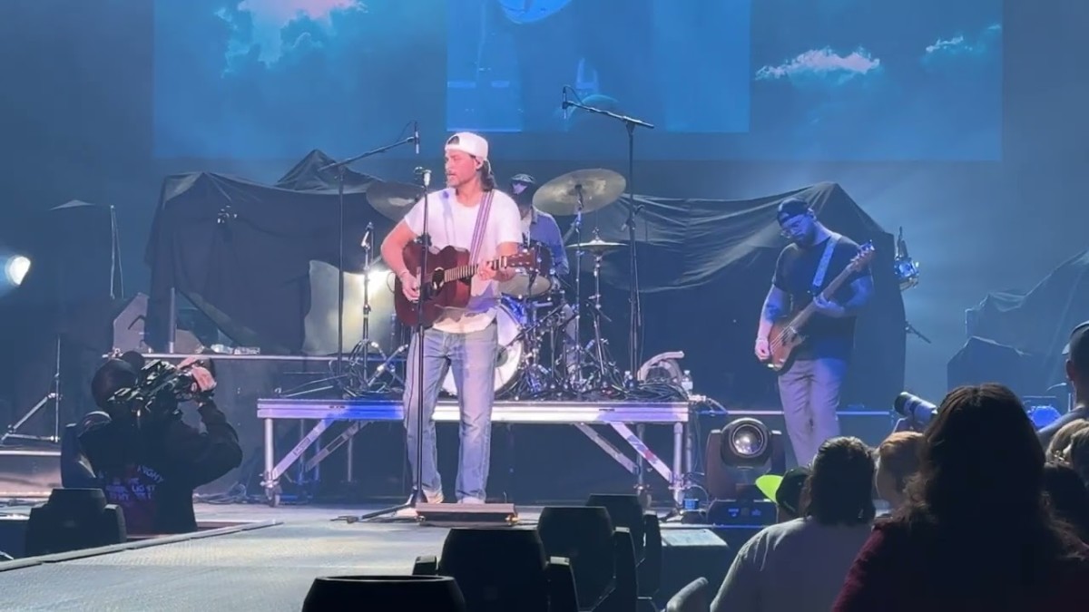 50 Best Worship Songs About Unconditional Love - HubPages