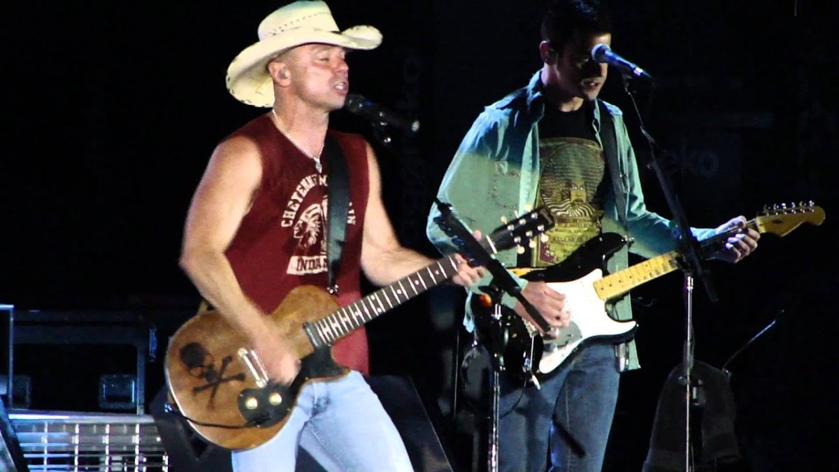 50 Best Country Songs About Autumn - HubPages
