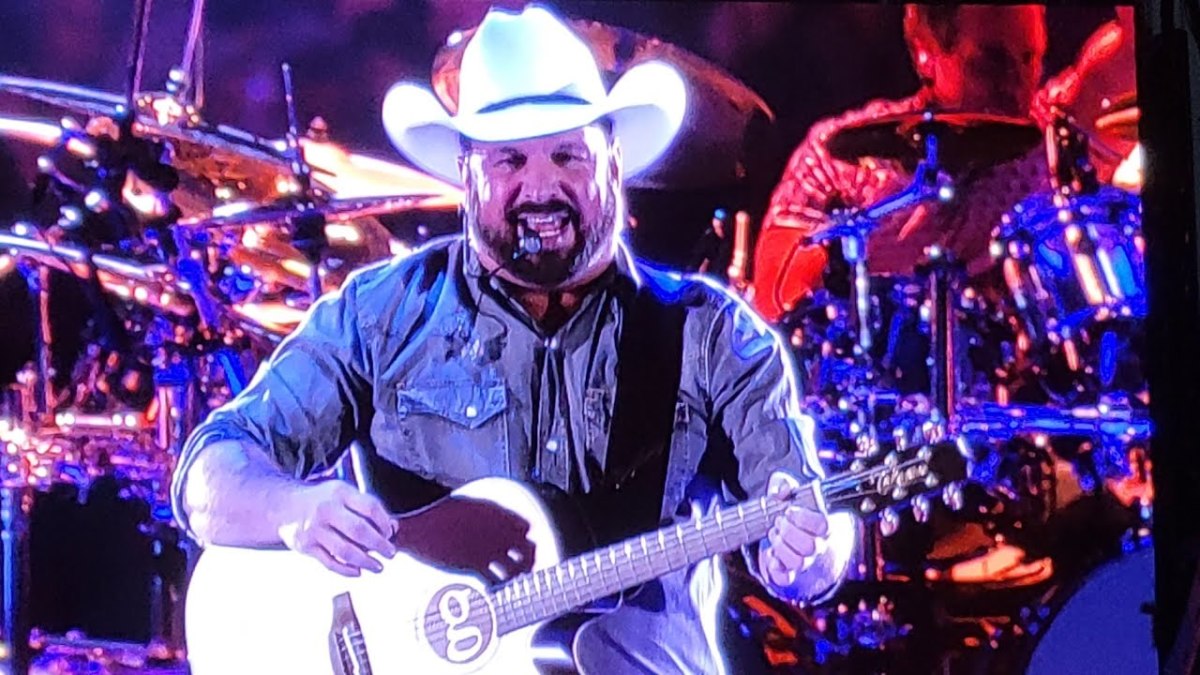 50 Best Country Songs About Good Times With Friends - HubPages
