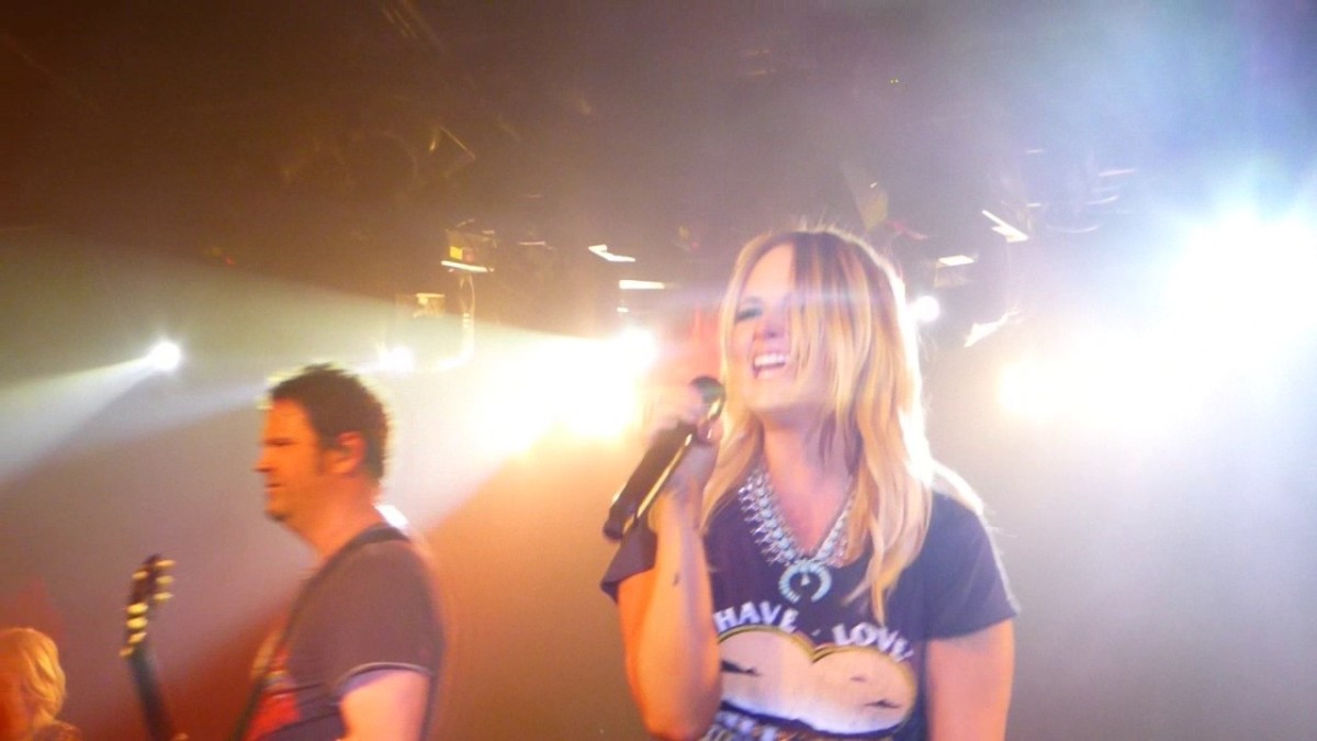 50 Best Country Songs About Psycho Girls - HubPages