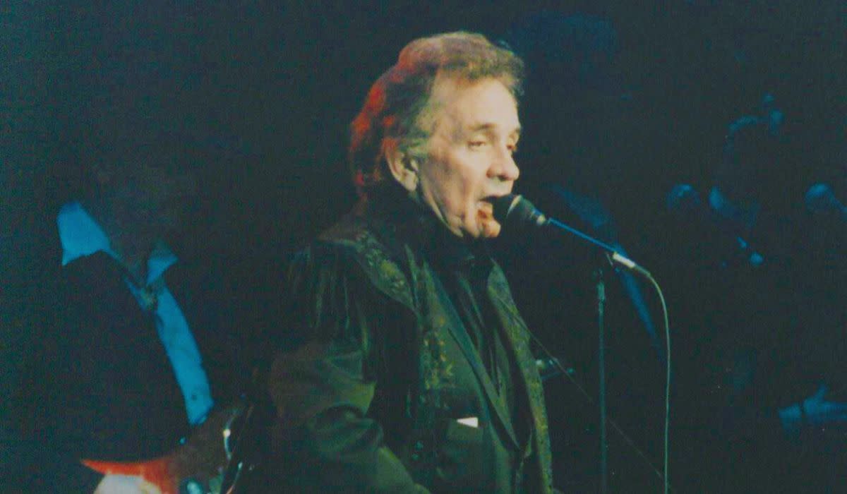 50 Best Country Songs About Riding Horses - HubPages