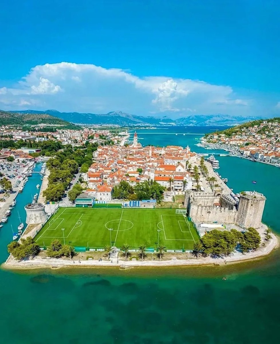 Beautiful Stages of the Beautiful Game: 10 Picturesque Stadiums in ...