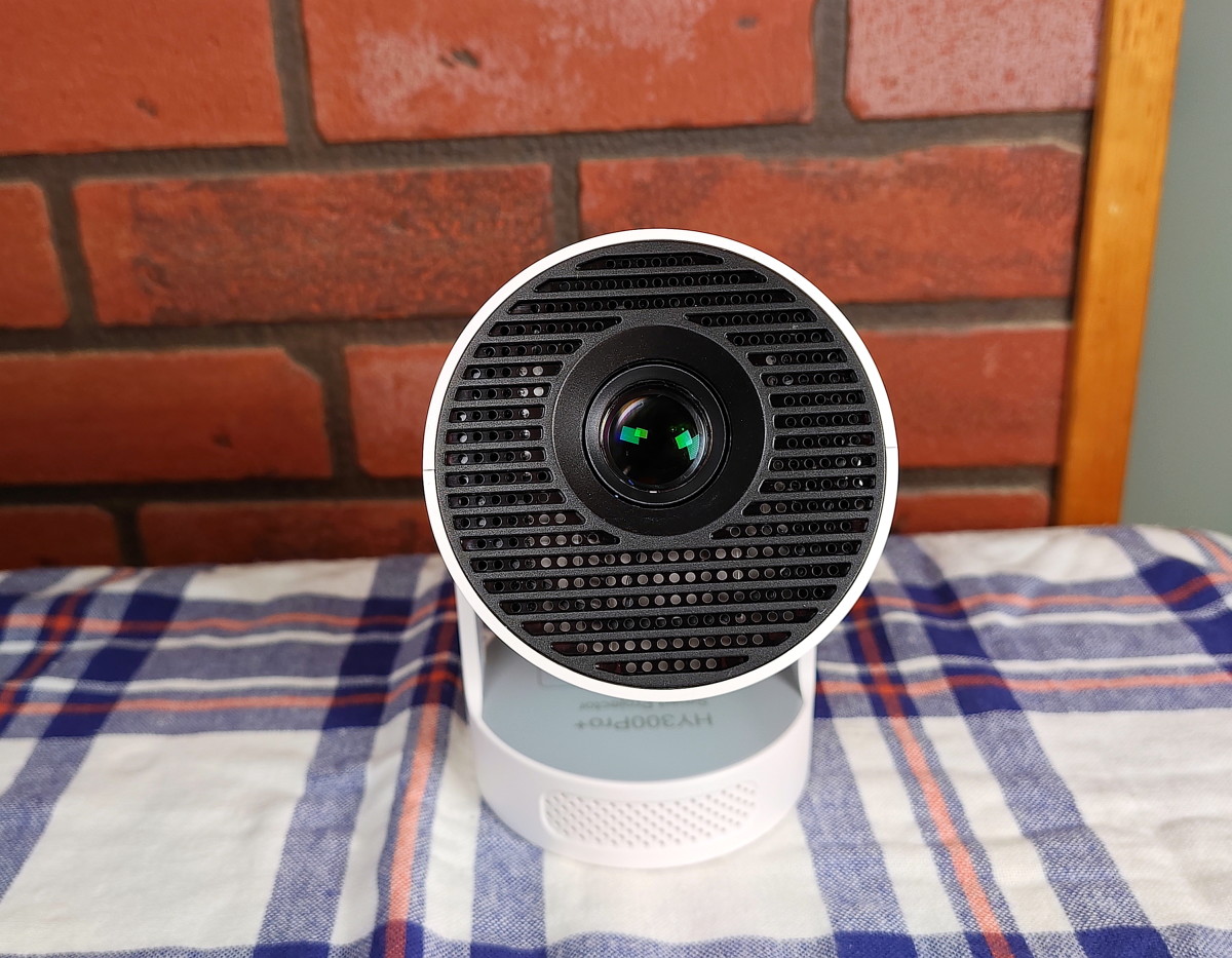Review of the MAGCUBIC HY300 Pro+ Mini Projector - HubPages