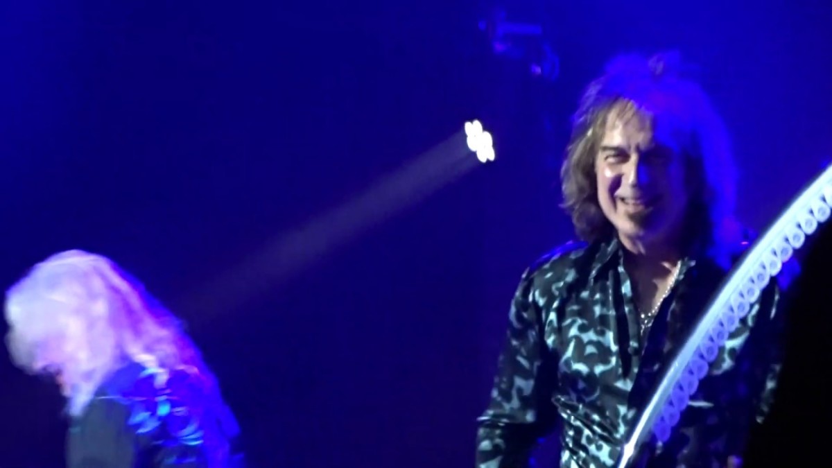 50 Best Songs About Falling in Love With a Friend - HubPages