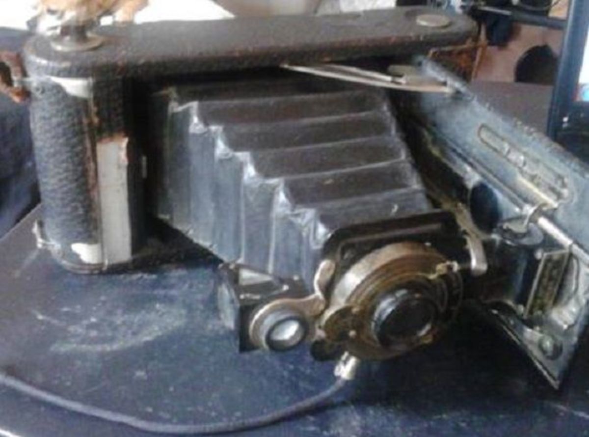The Evolution of the Camera & Vintage Collectibles - HubPages