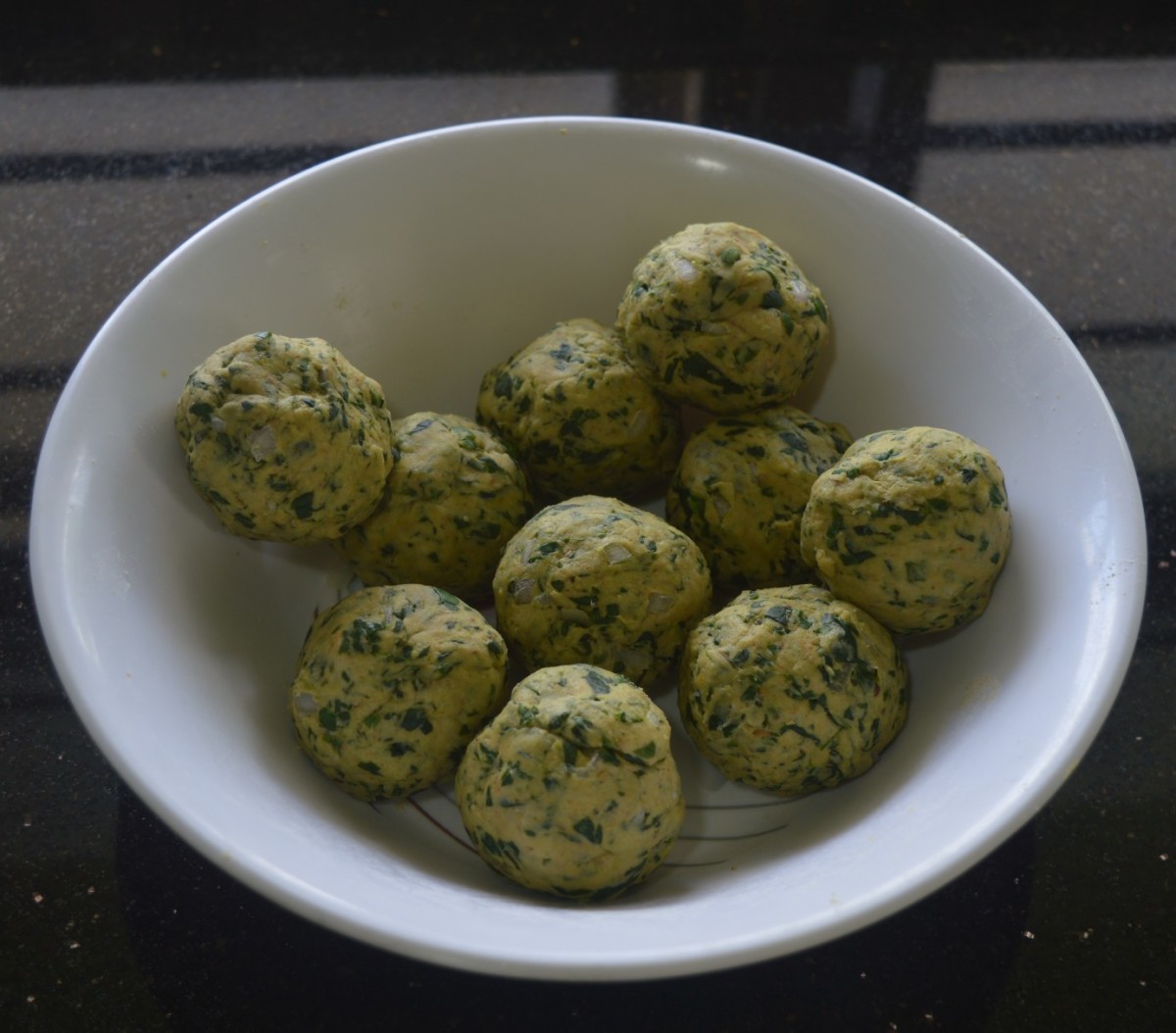 Recipe for Moringa (Drumstick) Leaf Paratha With Curd Dip - HubPages