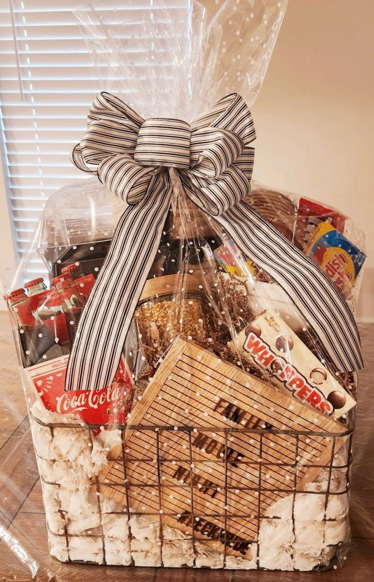 35+ Christmas Gift Basket Ideas for Friends and Family - HubPages
