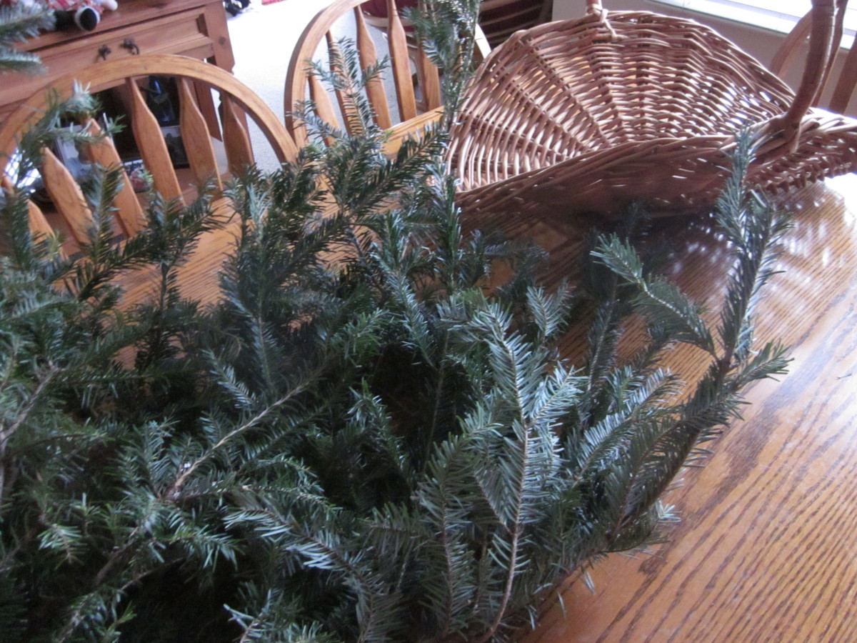 Christmas Baskets With Evergreen Boughs - HubPages