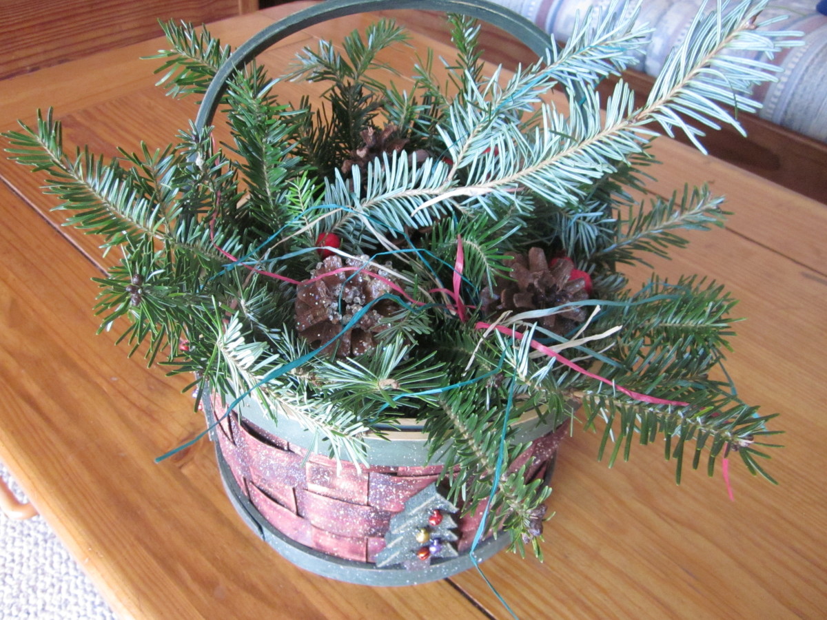 Christmas Baskets With Evergreen Boughs - HubPages