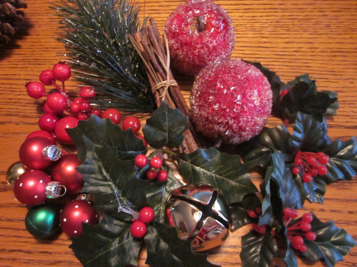 Christmas Baskets With Evergreen Boughs - HubPages
