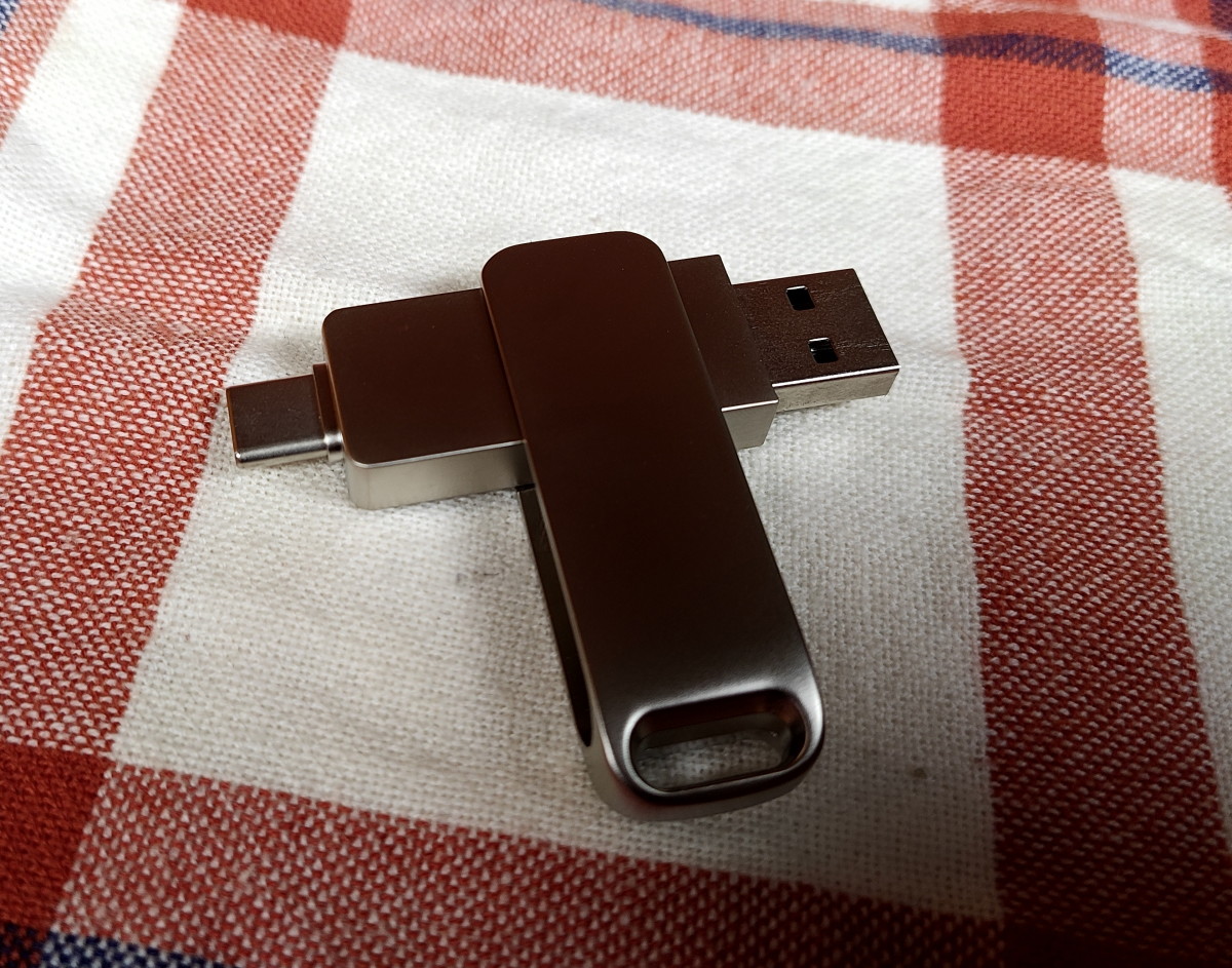 Review of the QQH Z80A 15.6 Dual Portable Monitor - HubPages