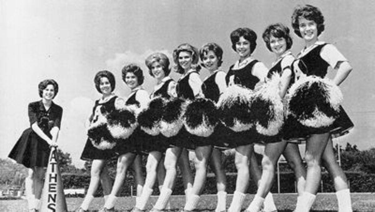 What Cheerleaders Are Thinking When They Are Not Cheering - HubPages