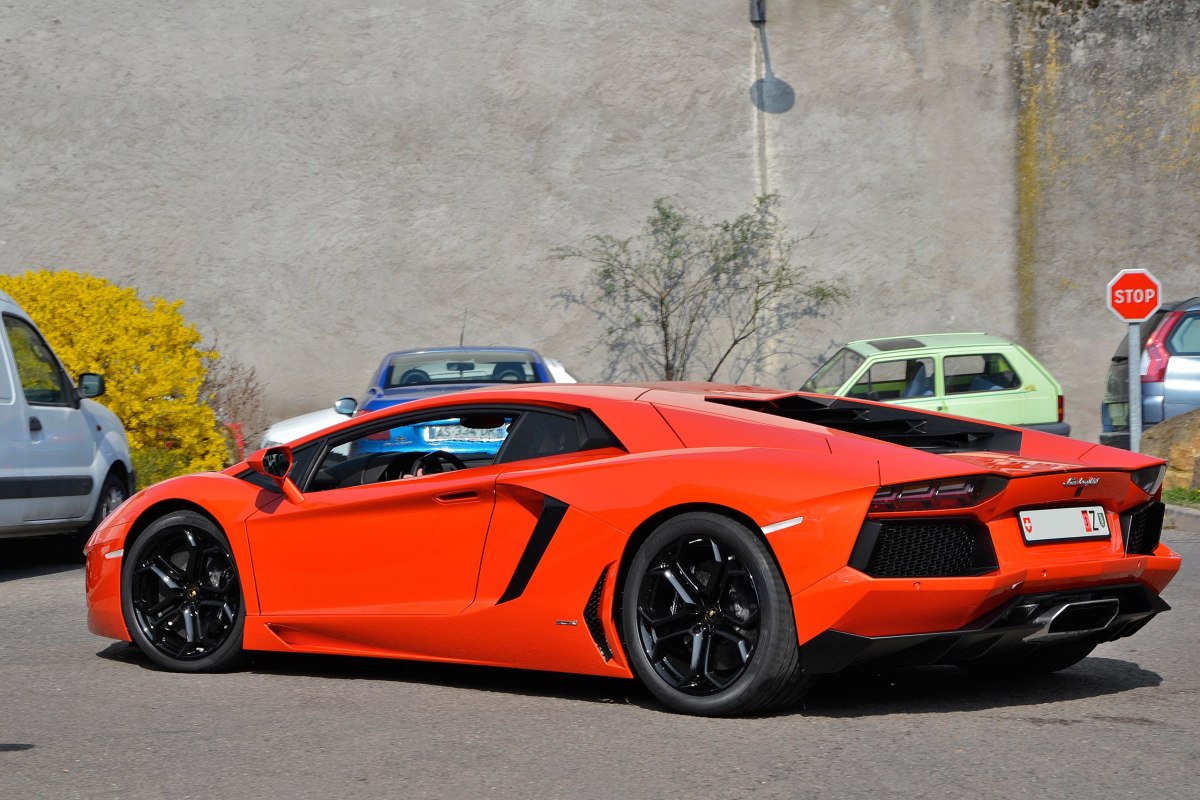 10 Fastest Lamborghinis of All Time - HubPages