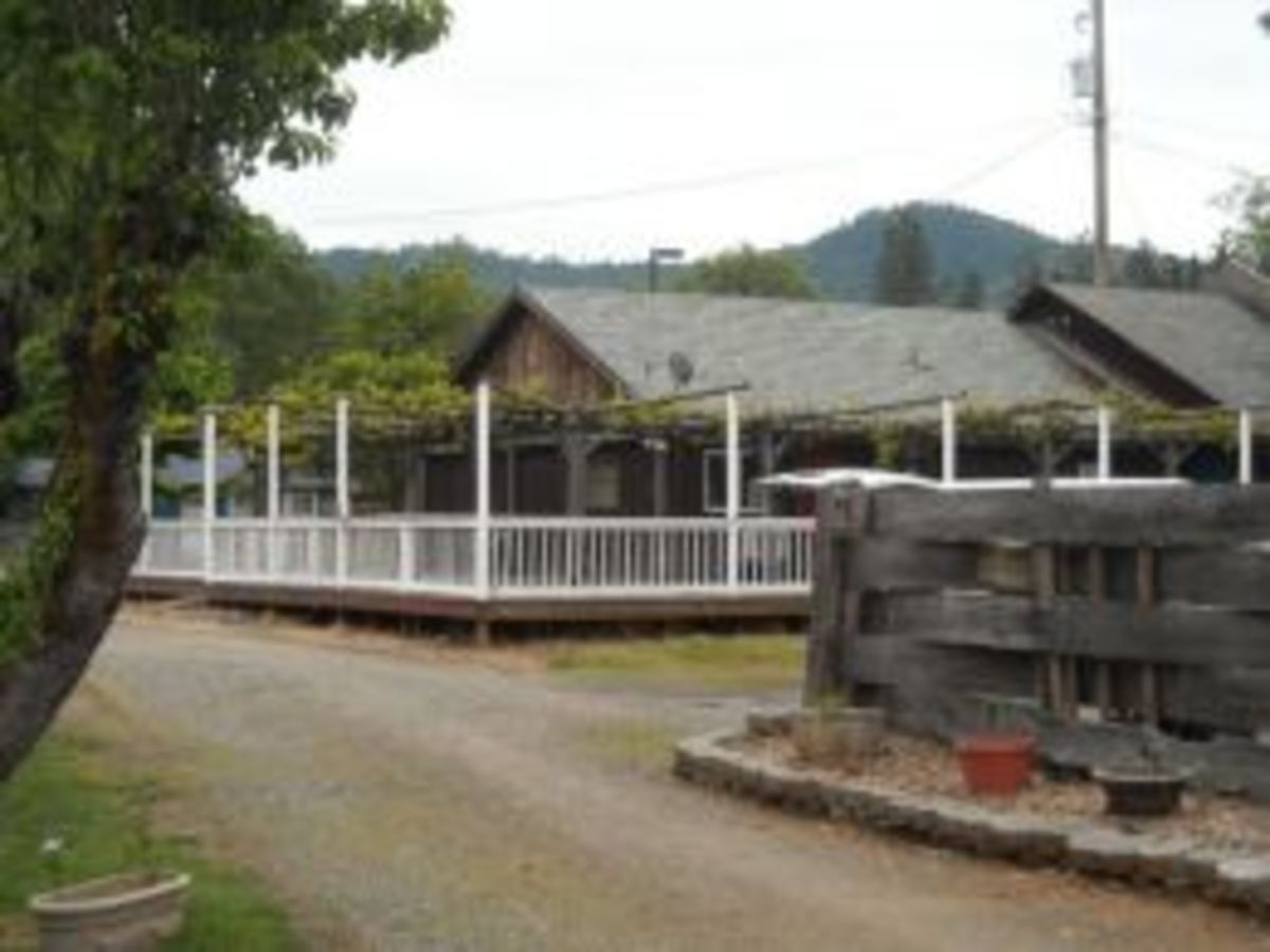 Kerbyville Inn : Bed, Breakfast and Beyond in Cave Junction, Oregon ...